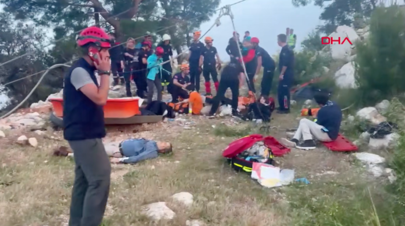 Antalya’da teleferik kabini düştü: 1 kişi öldü, çok sayıda yaralı var