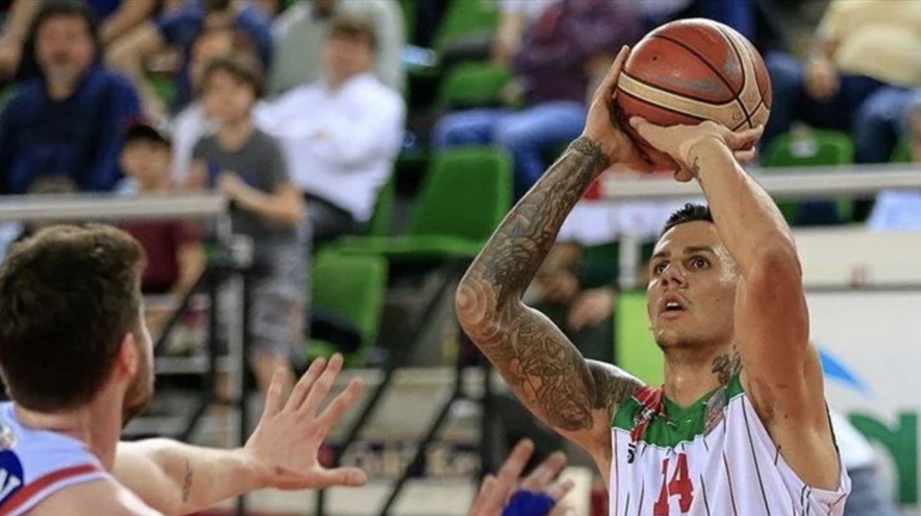 Eski milli basketbolcu İlkan Karaman trafik kazasında hayatını kaybetti