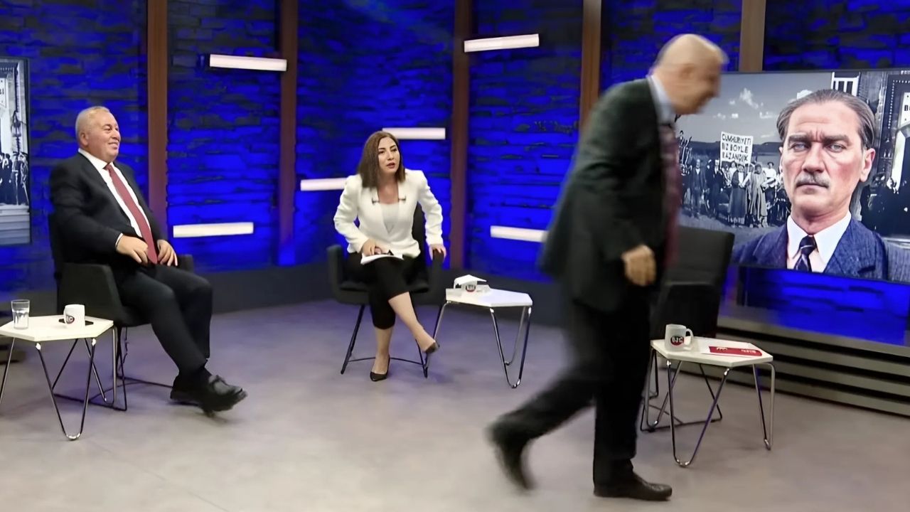 Ümit Özdağ, ‘Muhatabım Özgür Özel’ dedi, canlı yayında stüdyoyu terk etti