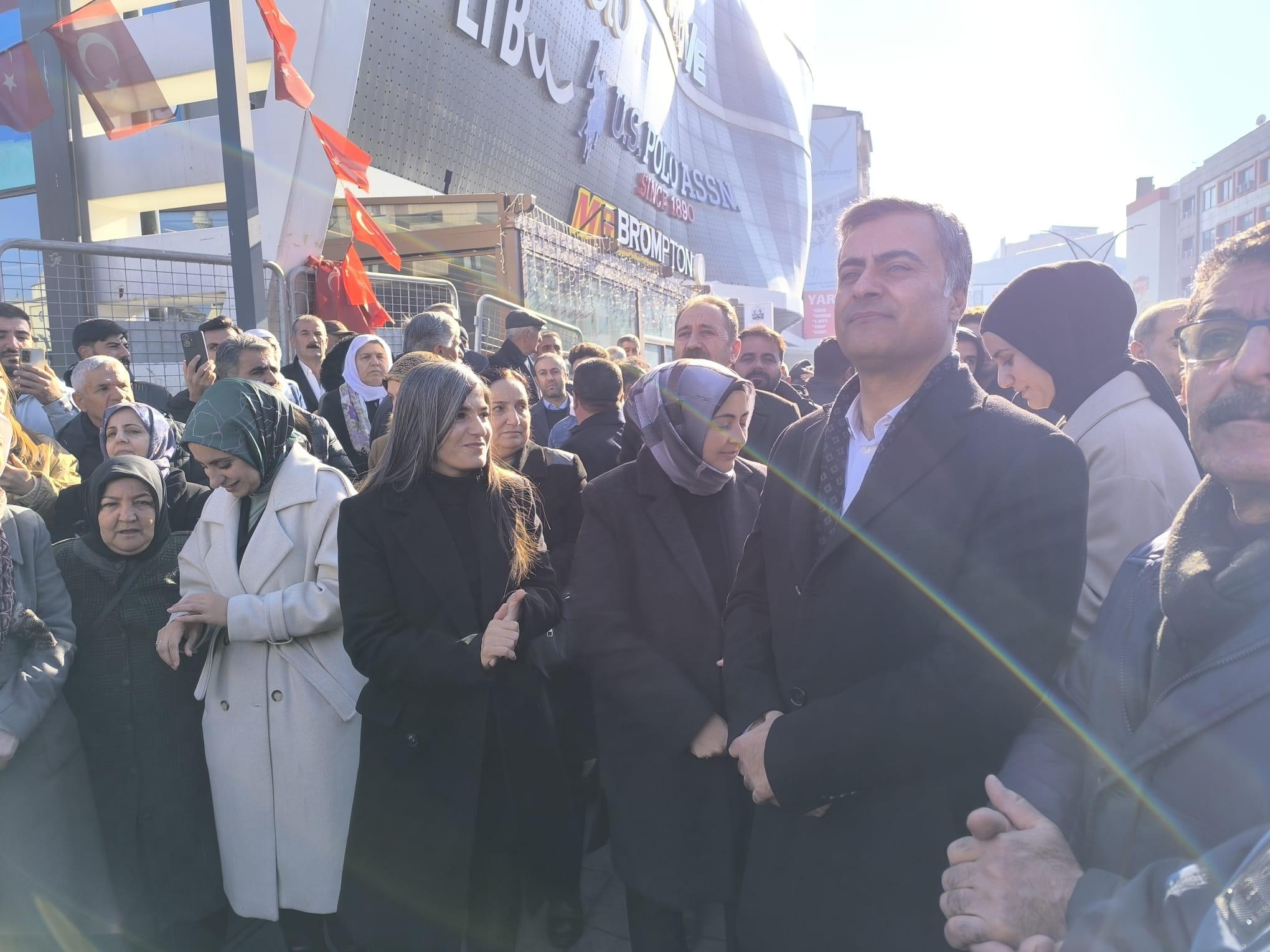 Van’da Abdullah Zeydan yürüyüşüne polis ablukası